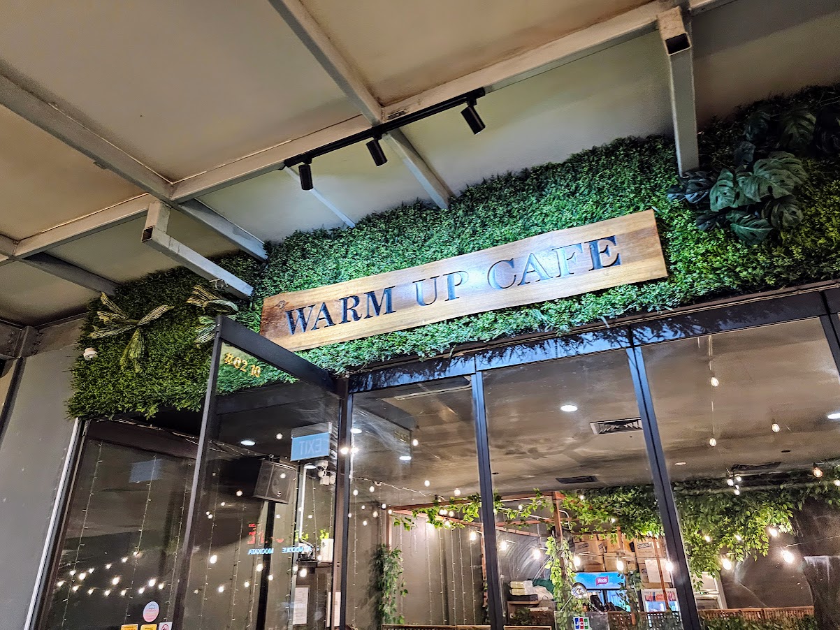 Warm Up Cafe @ The Star Vista - Petfriendly Singapore