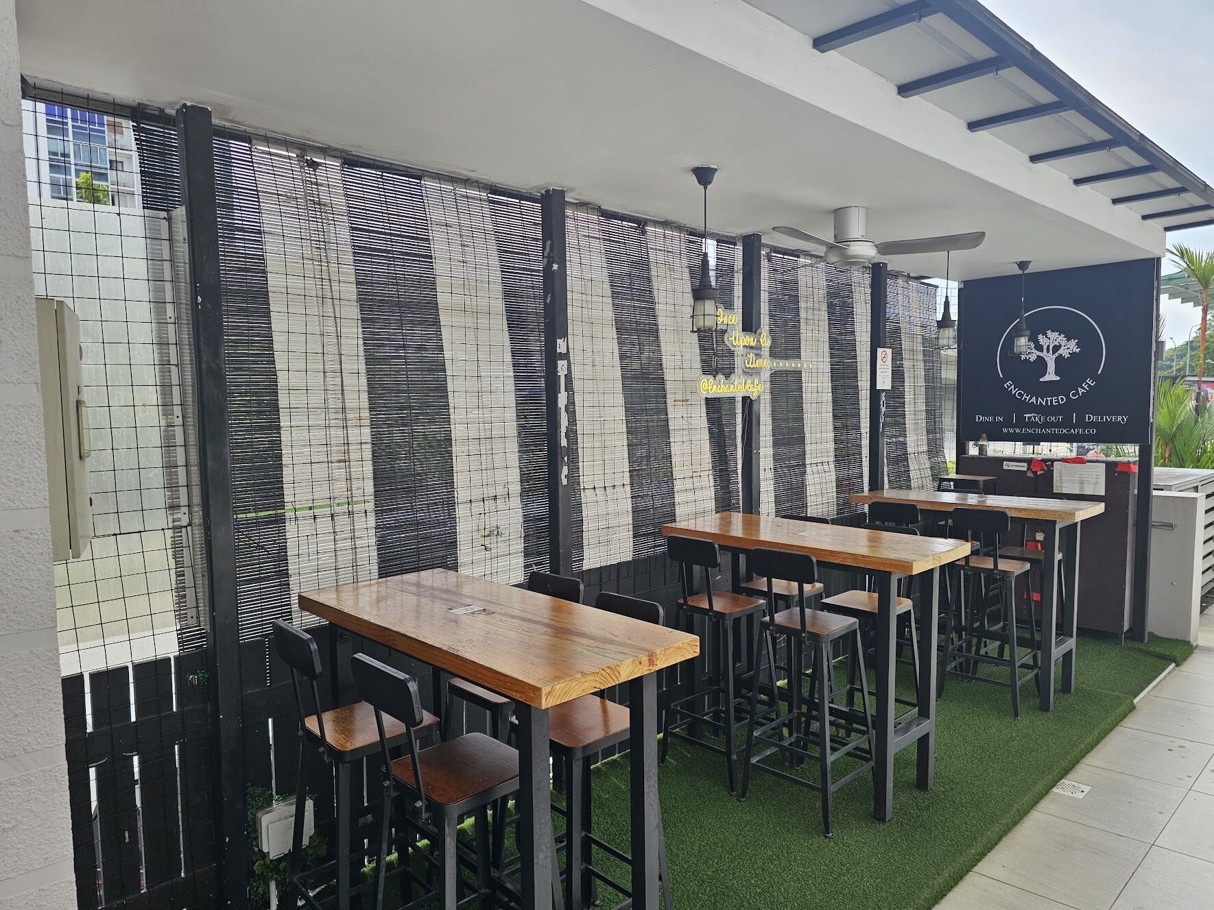 Enchanted Cafe Bukit Timah Plaza - Petfriendly Singapore