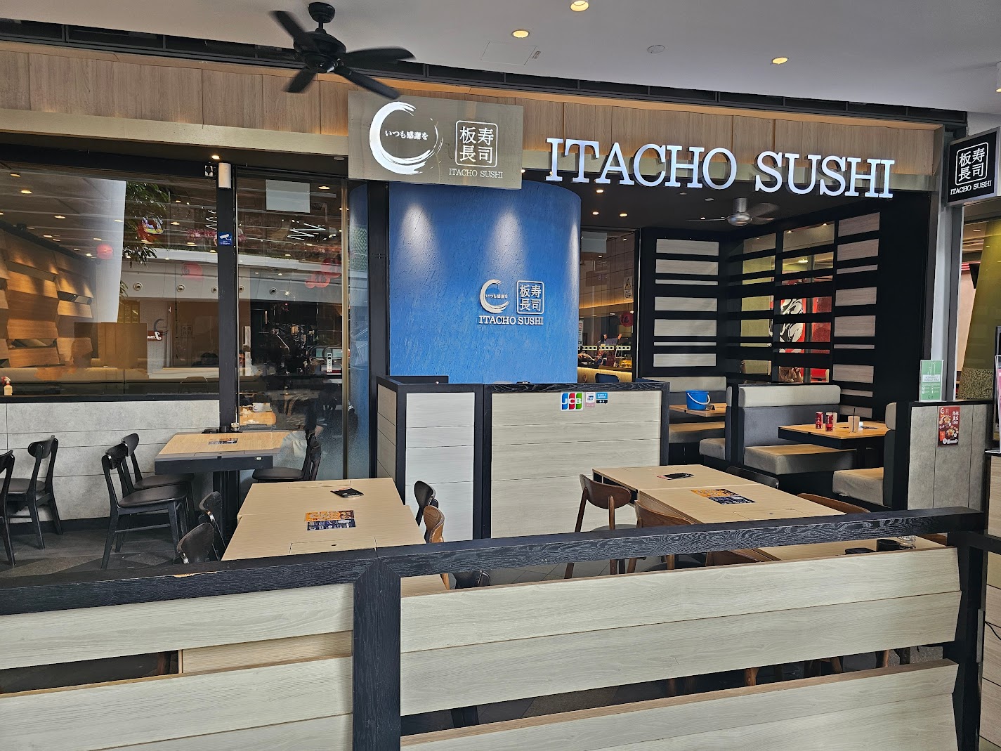 Itacho Sushi at The Star Vista - Petfriendly Singapore