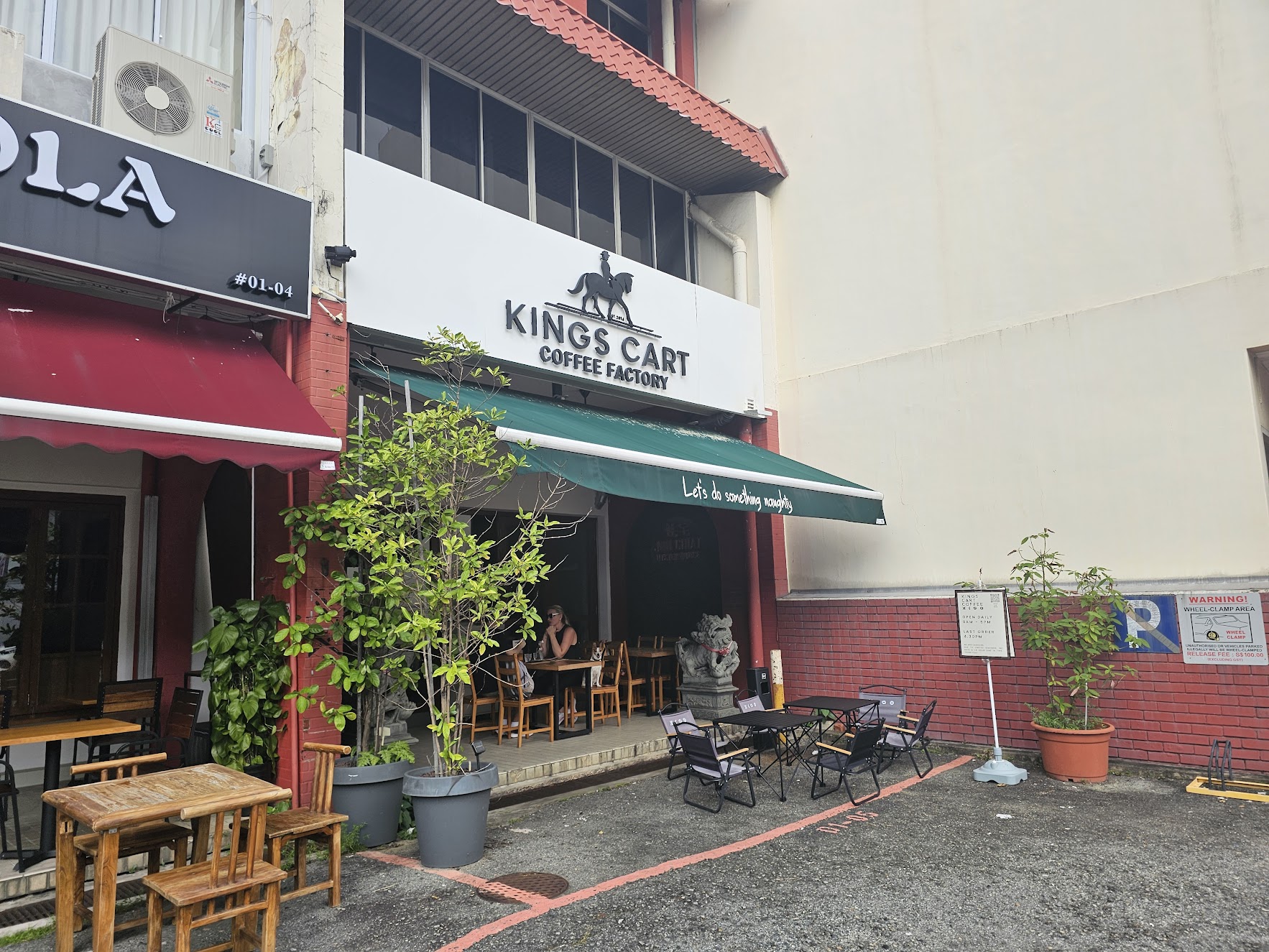 Kings Cart Coffee Factory - Petfriendly Singapore